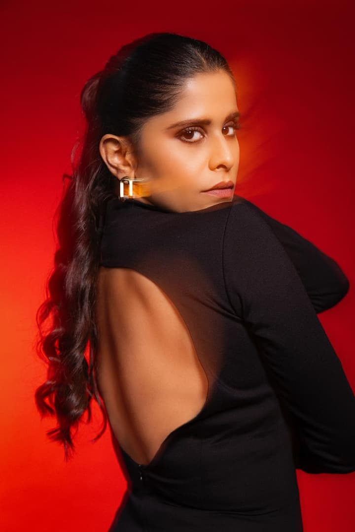 sai tamhankar shared her photo in Black Dress on Social Media | sai ...
