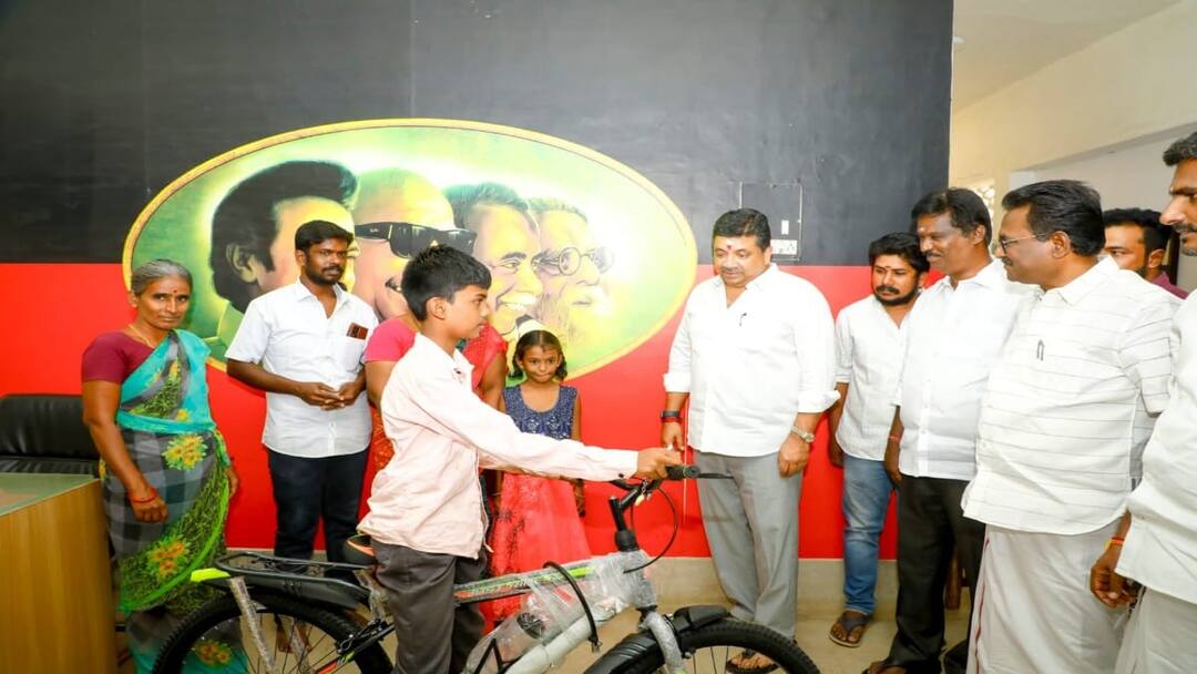 Madurai 30 kg target Minister ptr palanivel thiyagarajan gifted a ...