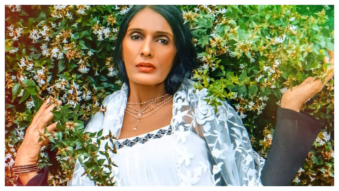 Anu Aggarwal Recalls Her Topless Scene In Movie As She Defends Ranveer ...