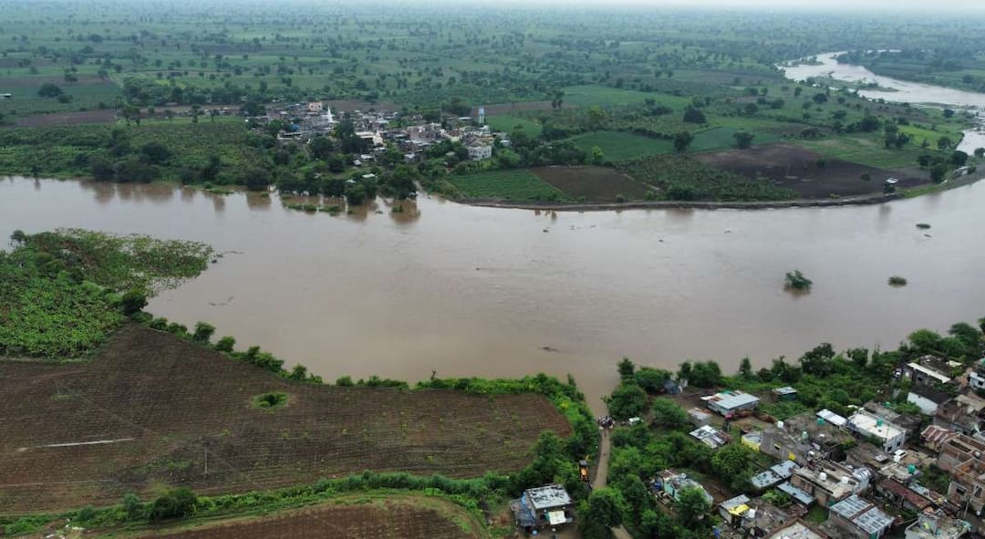 maharashtra weather update heavy rain in vidarbha several villages were cut off for from last ...