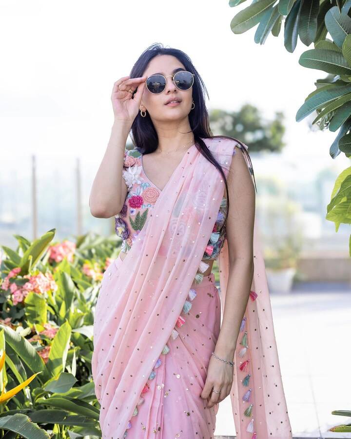 Meet Iman Esmail, The Influencer Making Her Film Debut With Prabhas ...