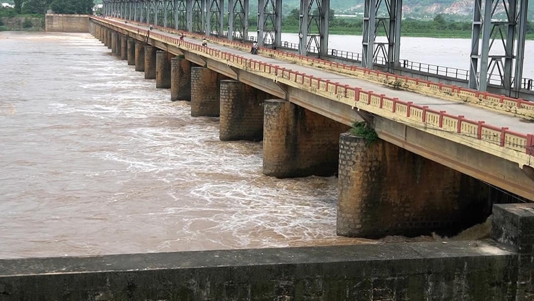 Huge flood For Vamsadhara River Gotta Barrage Gates Open | Vamsadhara ...
