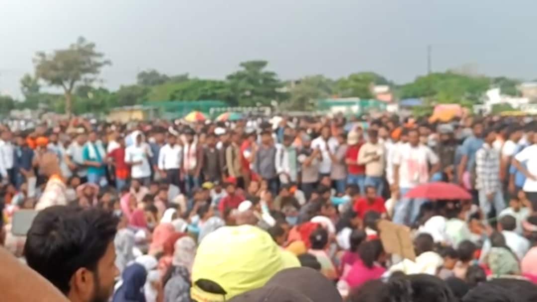 Jharkhand: Students Protest Outside JSSC Office, Demand Cancellation Of ...