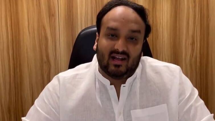 Baba Siddiques Mla Son Zeeshan Narrowly Escaped Attack As Former
