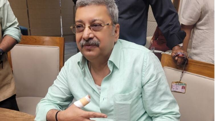 Tmc Mp Kalyan Banerjee Smashes Glass Bottle During Argument With Bjp Mp