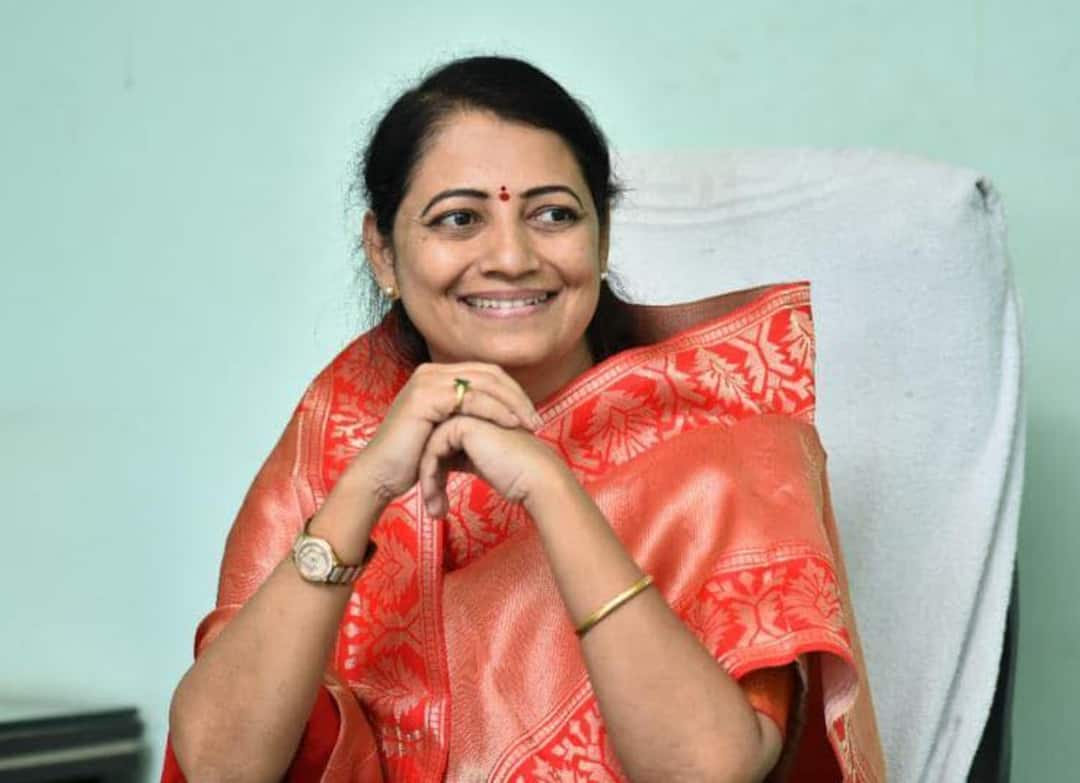 Maharashtra Vidhansabha Election 2024 Adv Minal Sathe is nominated from ...