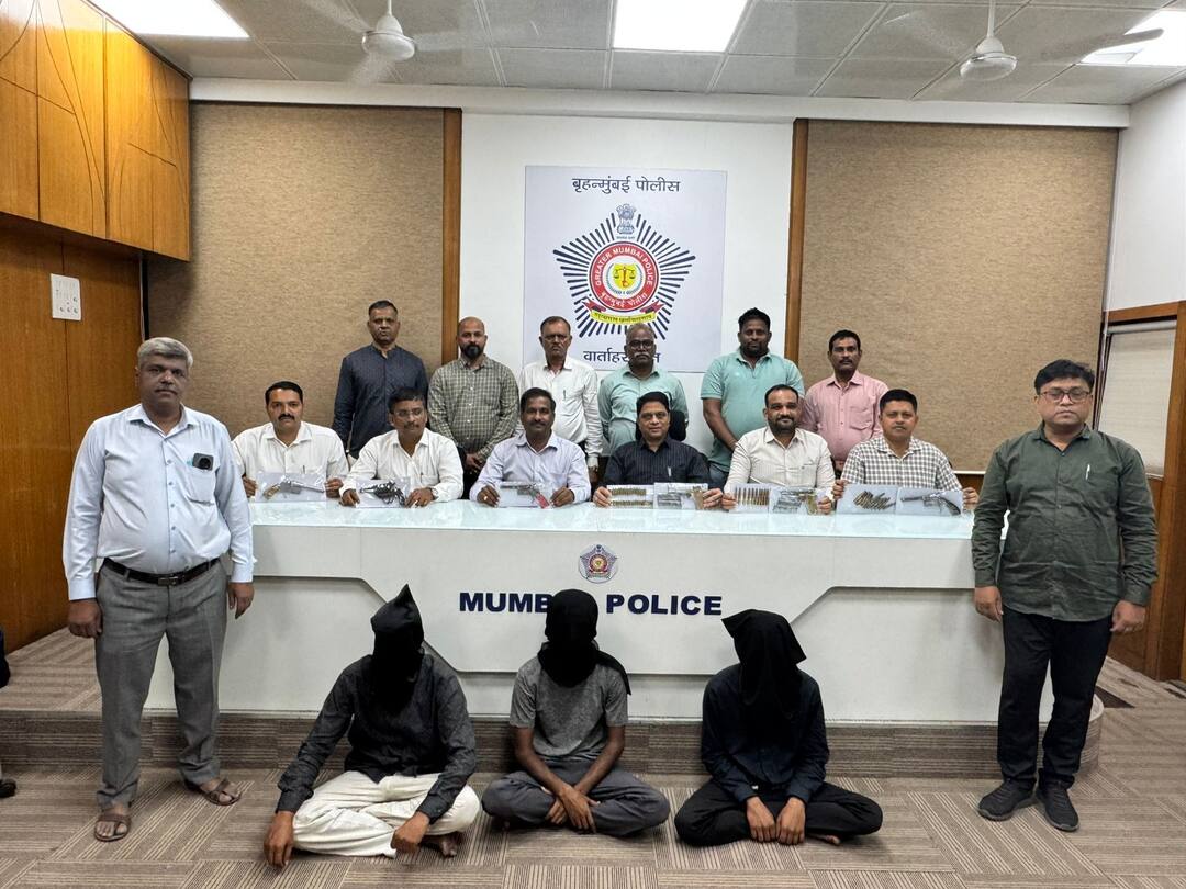 Mumbai Crime three arrested for carrying six pistols 67 live cartridges ...