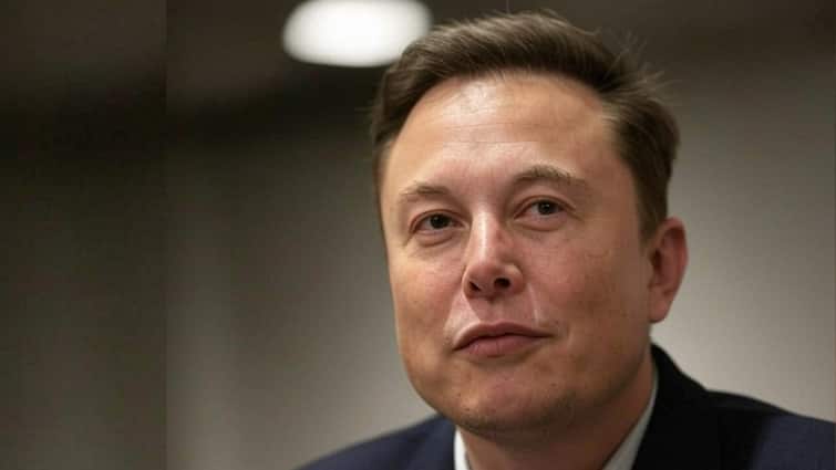 Elon Musk Reacts To Apple's Spyware Warning: 