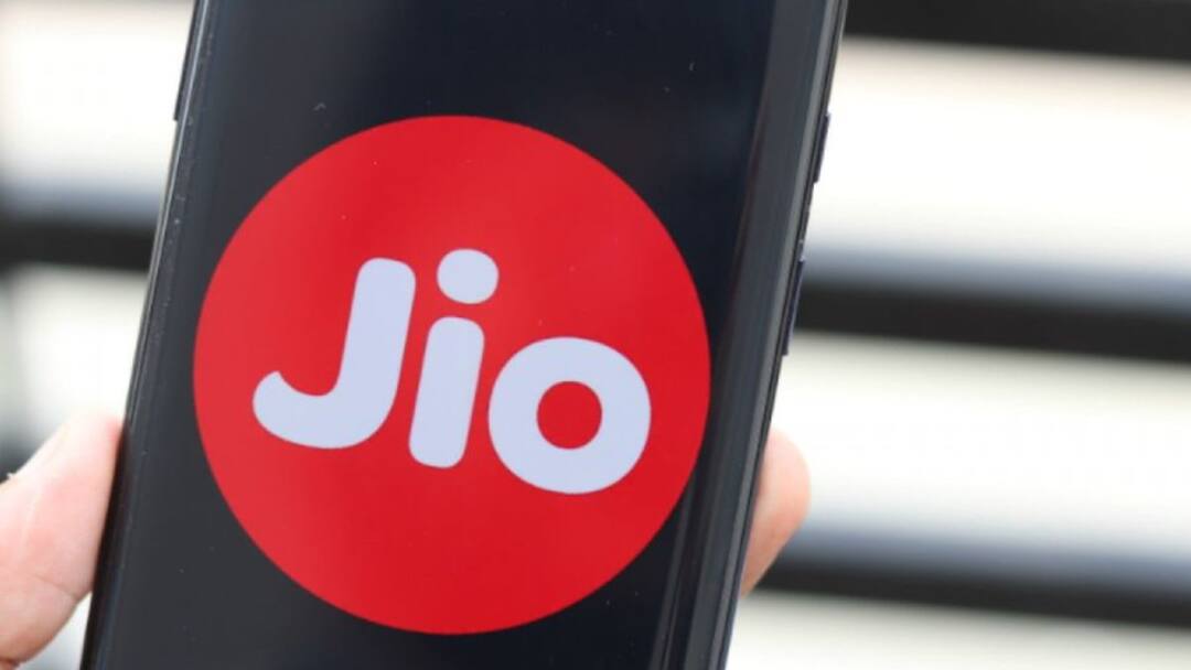 reliance jio is discontinuing this super hit recharge plan which offers 500gb data and many more ...
