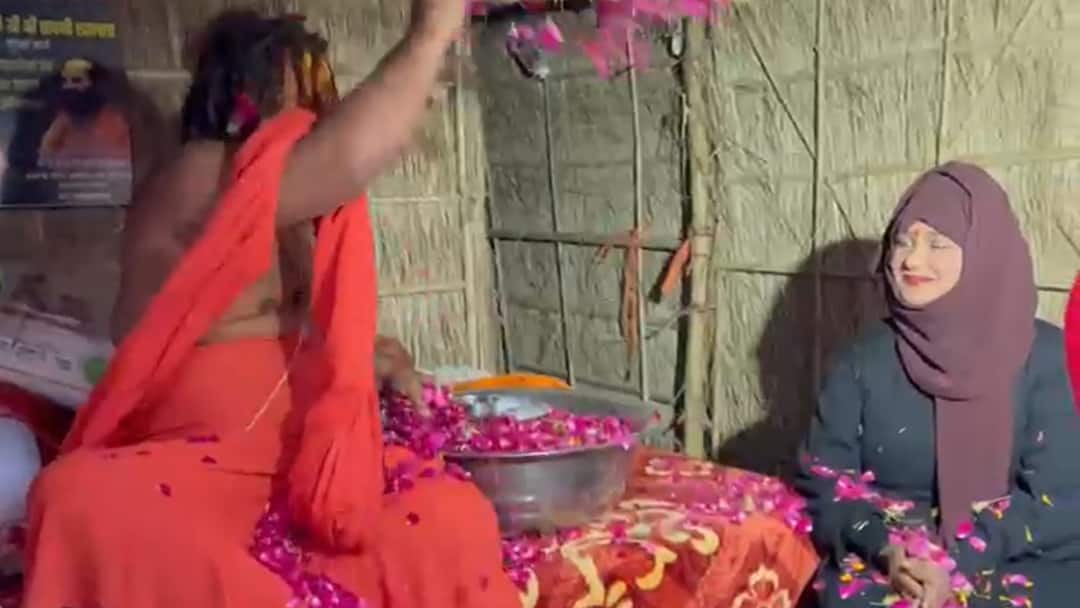 Mahakumbh 2025 Muslim girl Shabnam Sheikh took a dip in Sangam an praise Yogi Adityanath ann ...