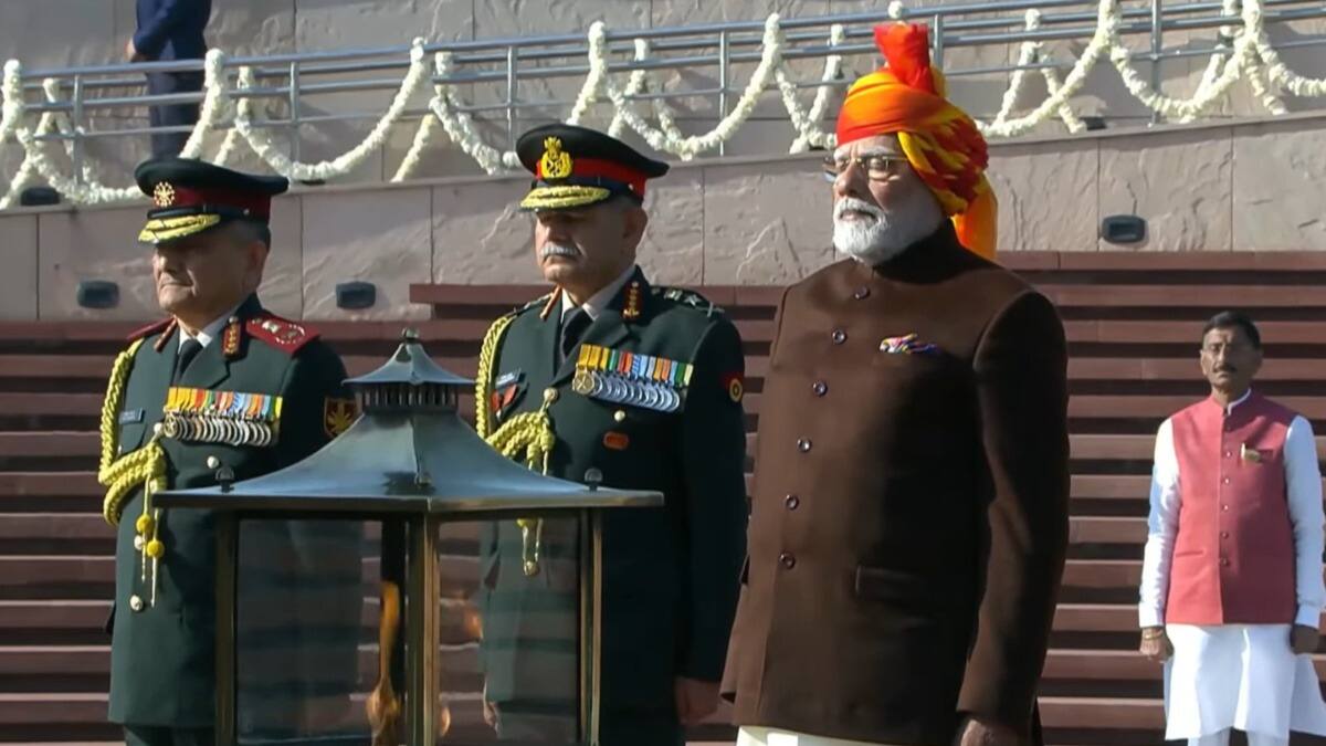 Republic Day 2025: PM Modi Keeps His Turban Tradition Alive, Dons ...