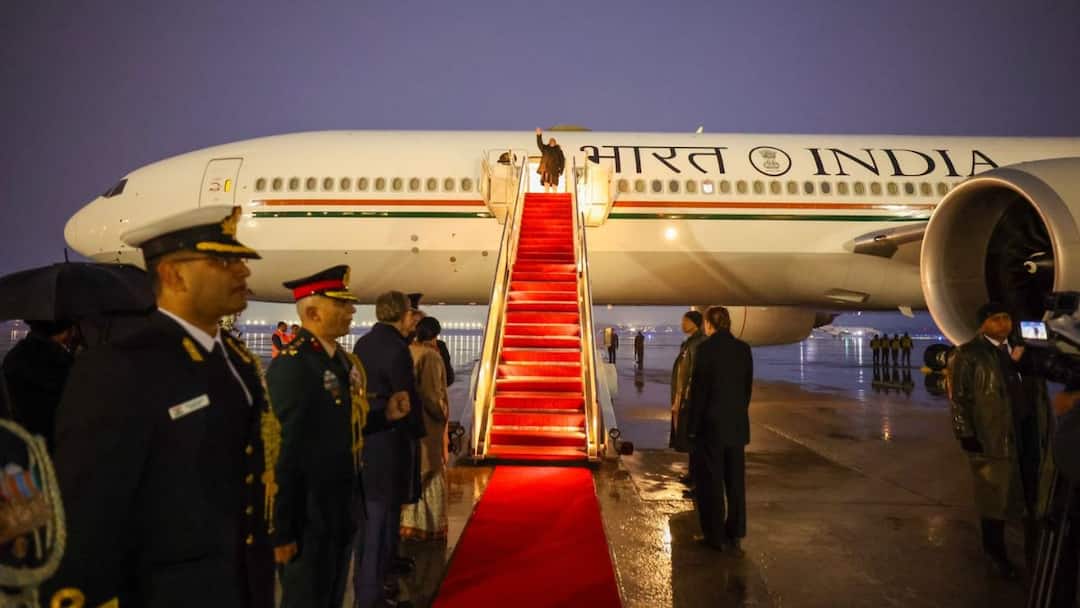 PM Modi flight entered the Pakistani airspace near Lahore and continued ...