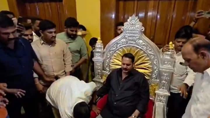 Udayanraje Bhosale birthday celebration in satara at powai naka jalmandir palace 8 feet cake ...