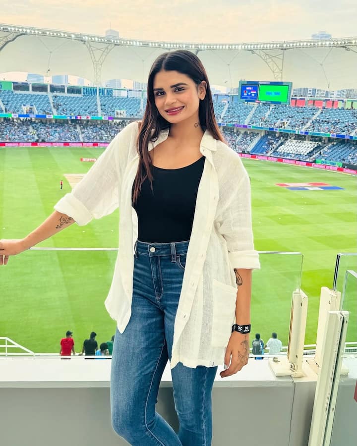 cricketer shreyas iyer sister shresta iyer seen in item song known as ...