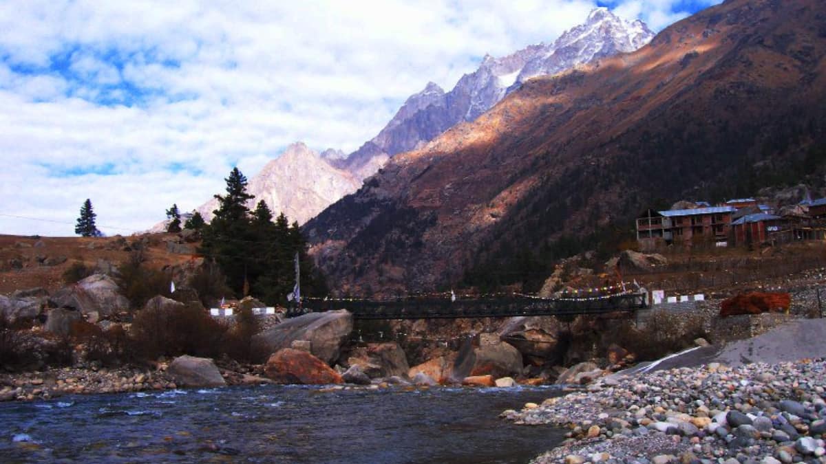 From Barog To Rakcham — 5 Lesser Known Places In Himachal Pradesh For ...