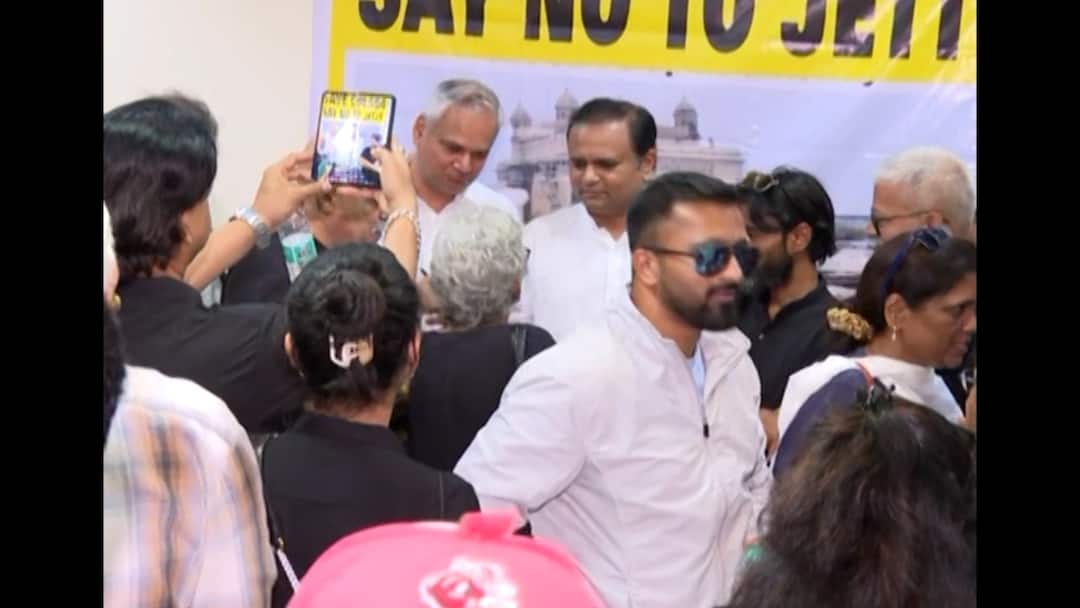 Rahul Narwekar local residents protest against Colaba Jetty ...