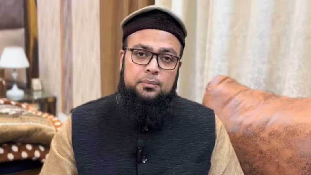 Deobandi Ulema Maulana Qari Ishaq Gora warned Pakistan Said Indian ...