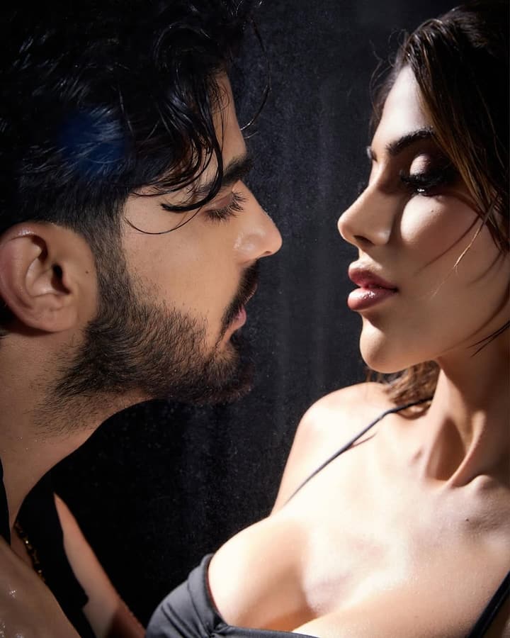 Nikki Tamboli Romantic Photos boyfriend arbaz patel Entertainment News ...