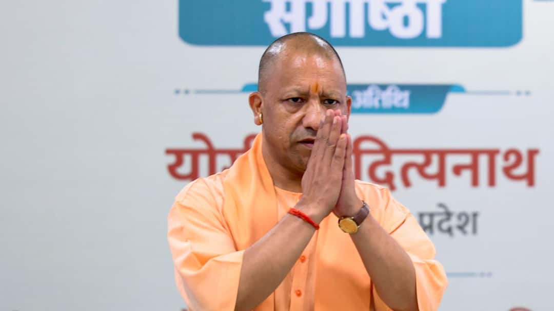 Yogi Adityanath delhi visit niti aayog nda dgp news | CM योगी दिल्ली दौरे पर, DGP और मंत्री मंडल ...