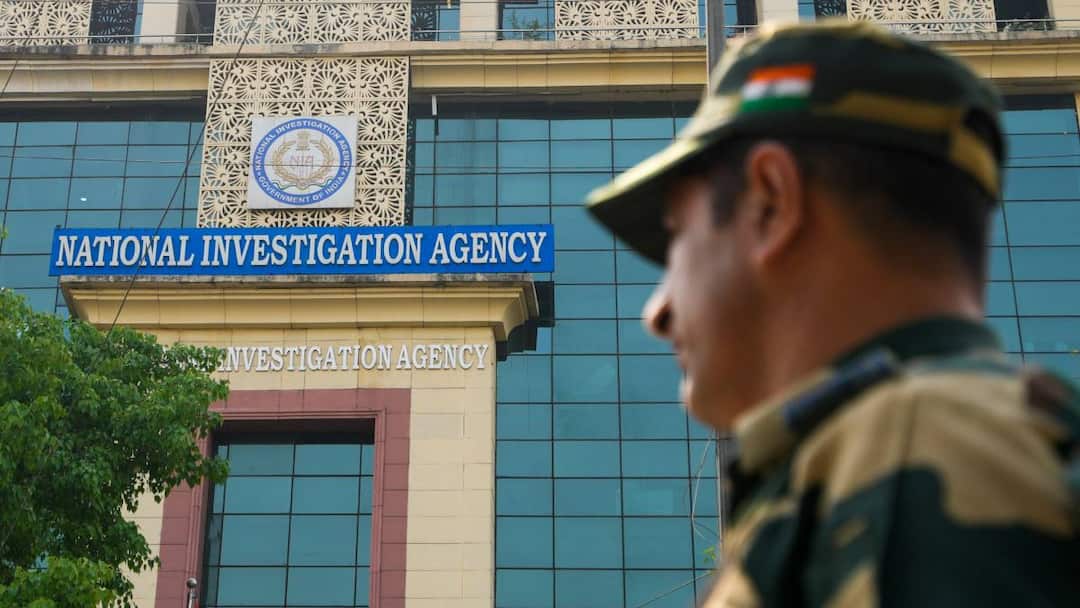 दिल्ली में NIA ने CRPF के जावनों को पकड़ा, पाकिस्तान को भेजता था संवेदनशील जानकारी