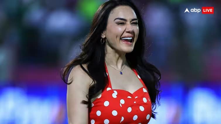 After Selling Rs 18.5 Cr Property, Preity Zinta Rents Pali Hill Home ...