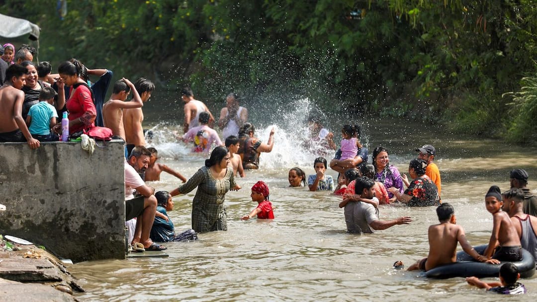Jammu Kashmir Weather Update heatwave conditions Temperature 40 degree ...