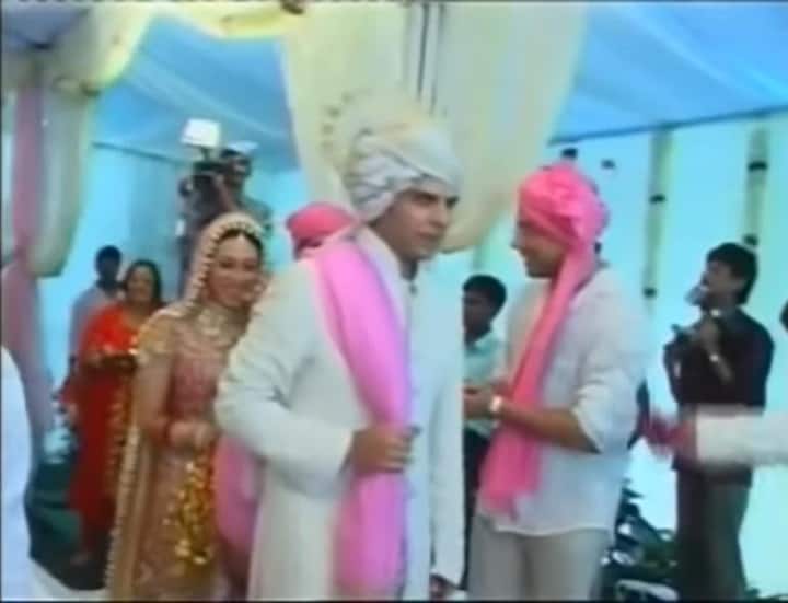 Sunjay Kapur And Karisma Kapoor Wedding album see rare photos | Karisma ...