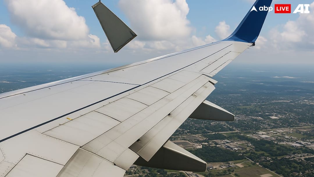 Flying Plane Wing Flap Falls in America Major accident Averted | अब ...