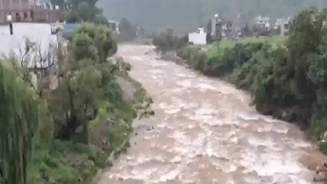 Flood Alert In Rajouri After Heavy Rains; Schools Shut, BRO Works To ...
