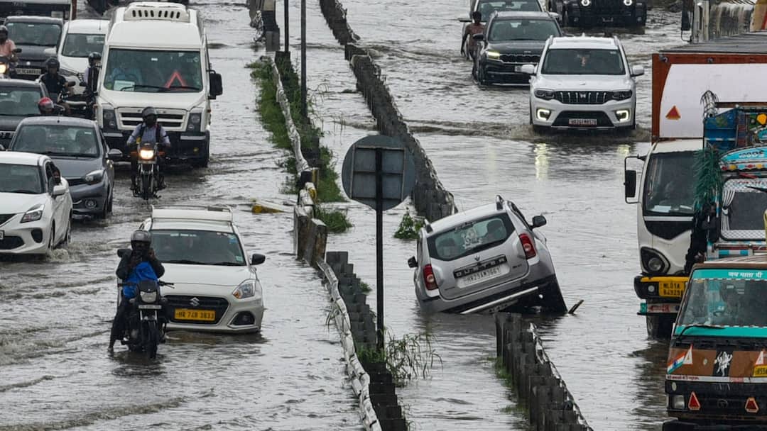 Heavy Rain Triggers Waterlogging, Traffic Chaos In Gurugram: WATCH