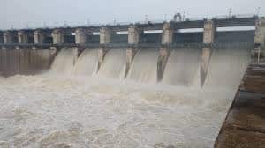सावधान ! मांजरा धरणाचे 4 दरवाजे उघडले, बीड लातूरसह नदीकाठच्या गावांना ...