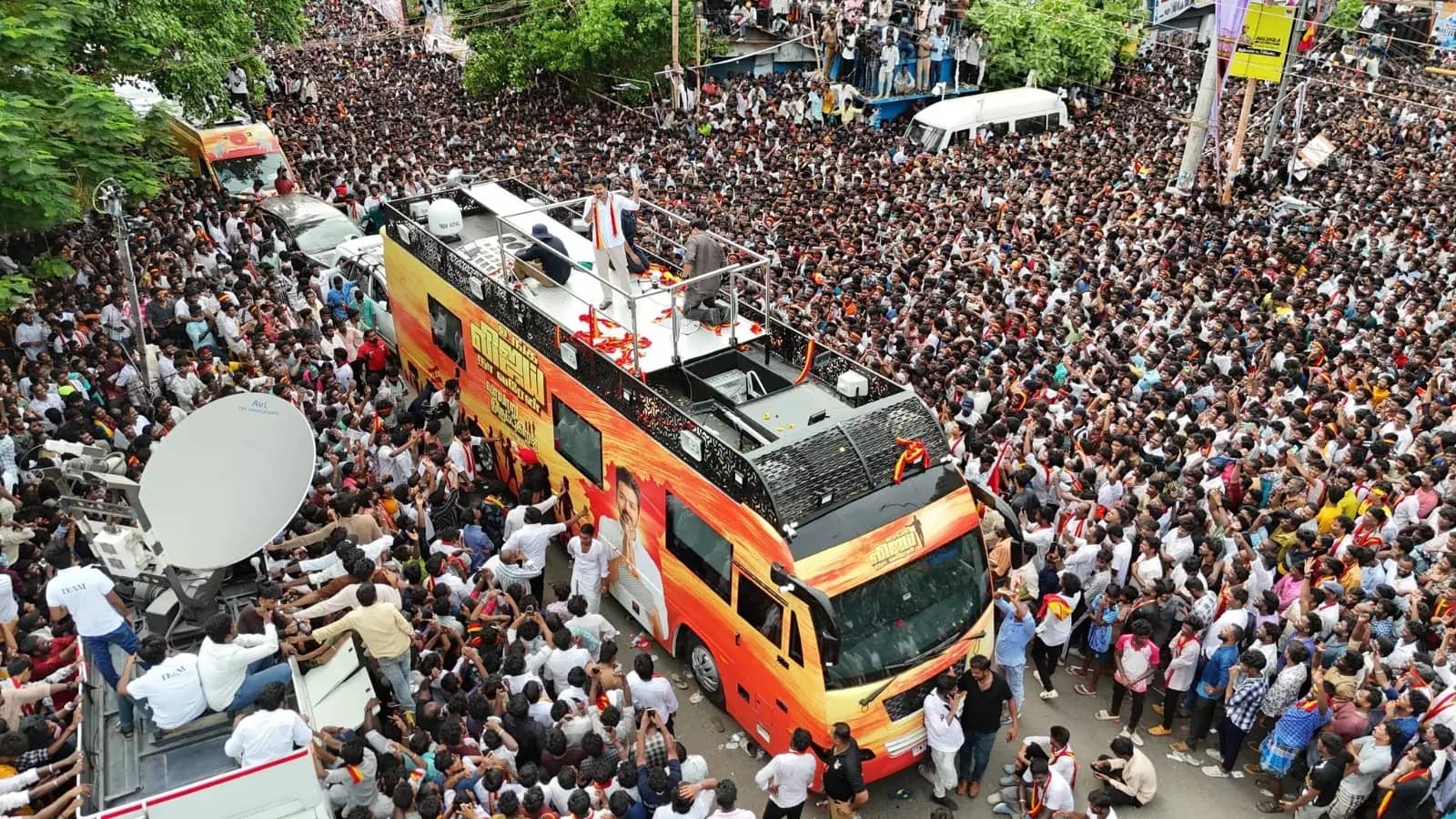 TVK Vijay: கண்ணீர் தந்த கரூர் துயரம்.. விஜய் எடுத்த புதிய முடிவு ...