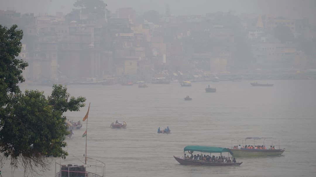 वाराणसी में सर्दी के साथ प्रदूषण बना बड़ी चुनौती, शहरी क्षेत्रों में ...