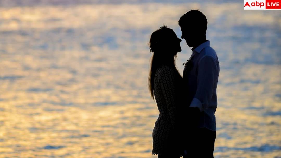 Signs Of Love Bombing: अचानक कोई हो गया है जरूरत से ज्यादा खास, कहीं ...