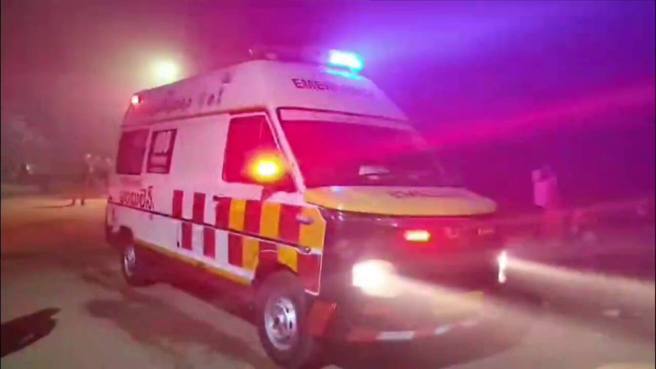 Tata Ernakulam Express Fire Accident: ఎలమంచిలి వద్ద టాటా- ఎర్నాకుళం ...