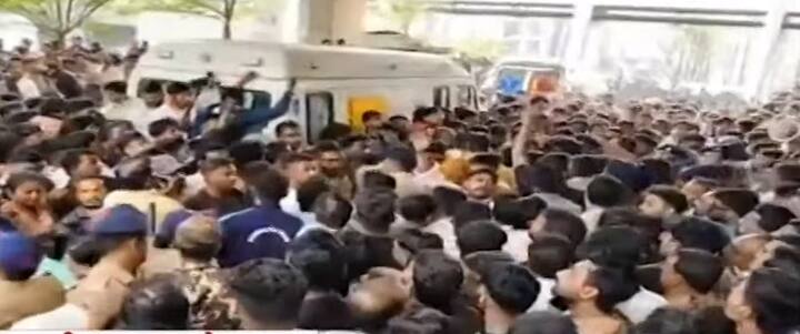 Ajit Pawar Plane Crash: अजित दादांचे निधन, रुग्णालयाबाहेर सयाजी ...