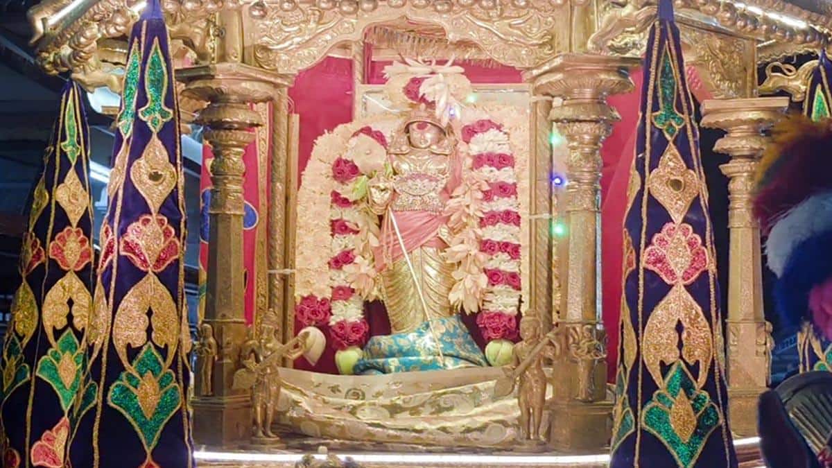 சித்ரா பவுர்ணமி 2026: பழனி முருகன் கோயிலில் பக்தர்கள் வெள்ளம்! நீண்ட ...