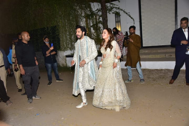 Varun Dhawan-Natasha wedding first Photo Gallery Actor Varun Dhawan ...